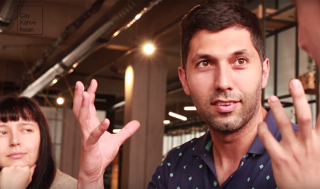 [:en](English) 5 Reasons To Prefer Small Group Meetups - Urbansurf[:]